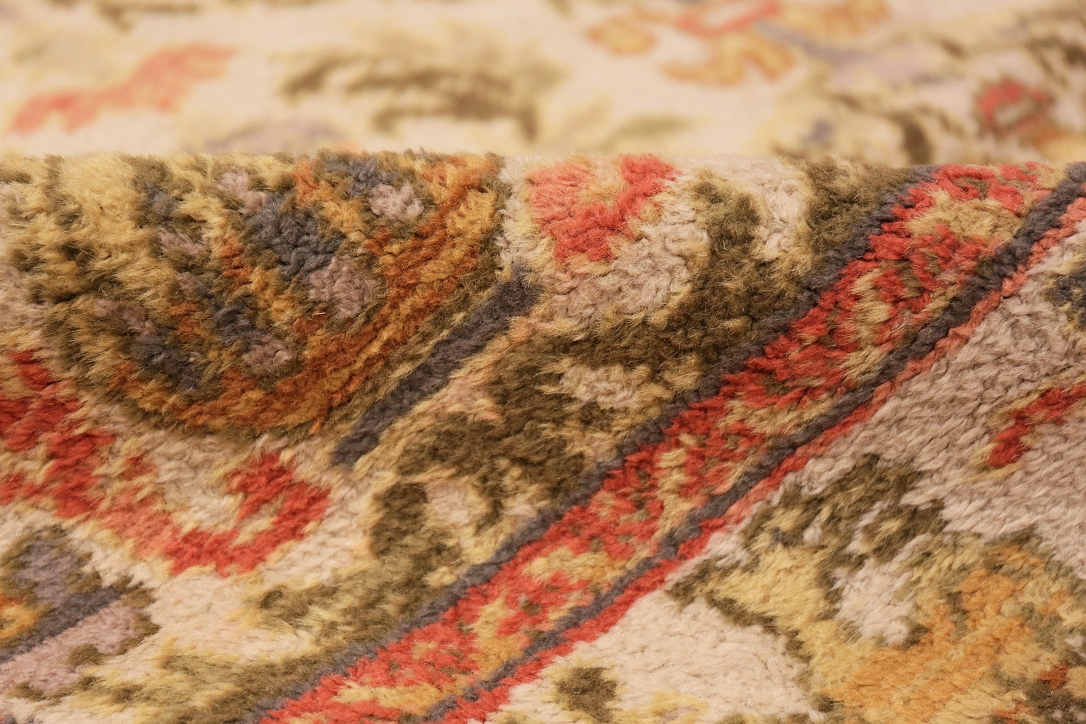 Large Decorative Antique Ivory Spanish Rug 50581 Nazmiyal Antique Rugs