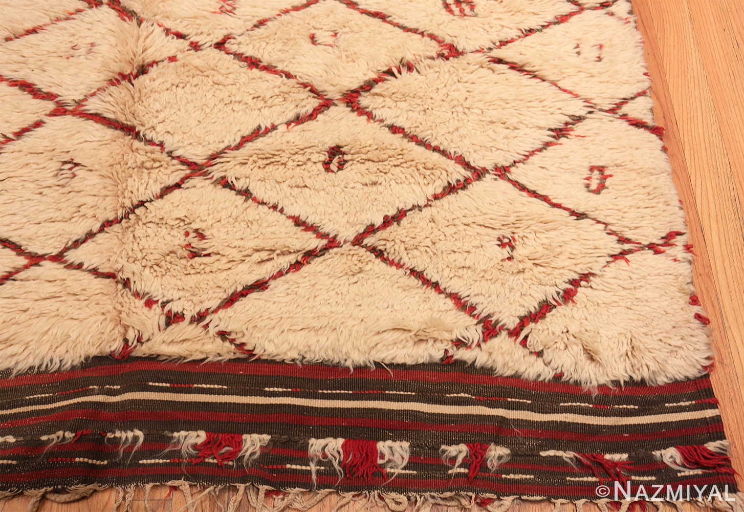 Beautiful Vintage Gallery Size Moroccan Berber Rug 70527 by Nazmiyal