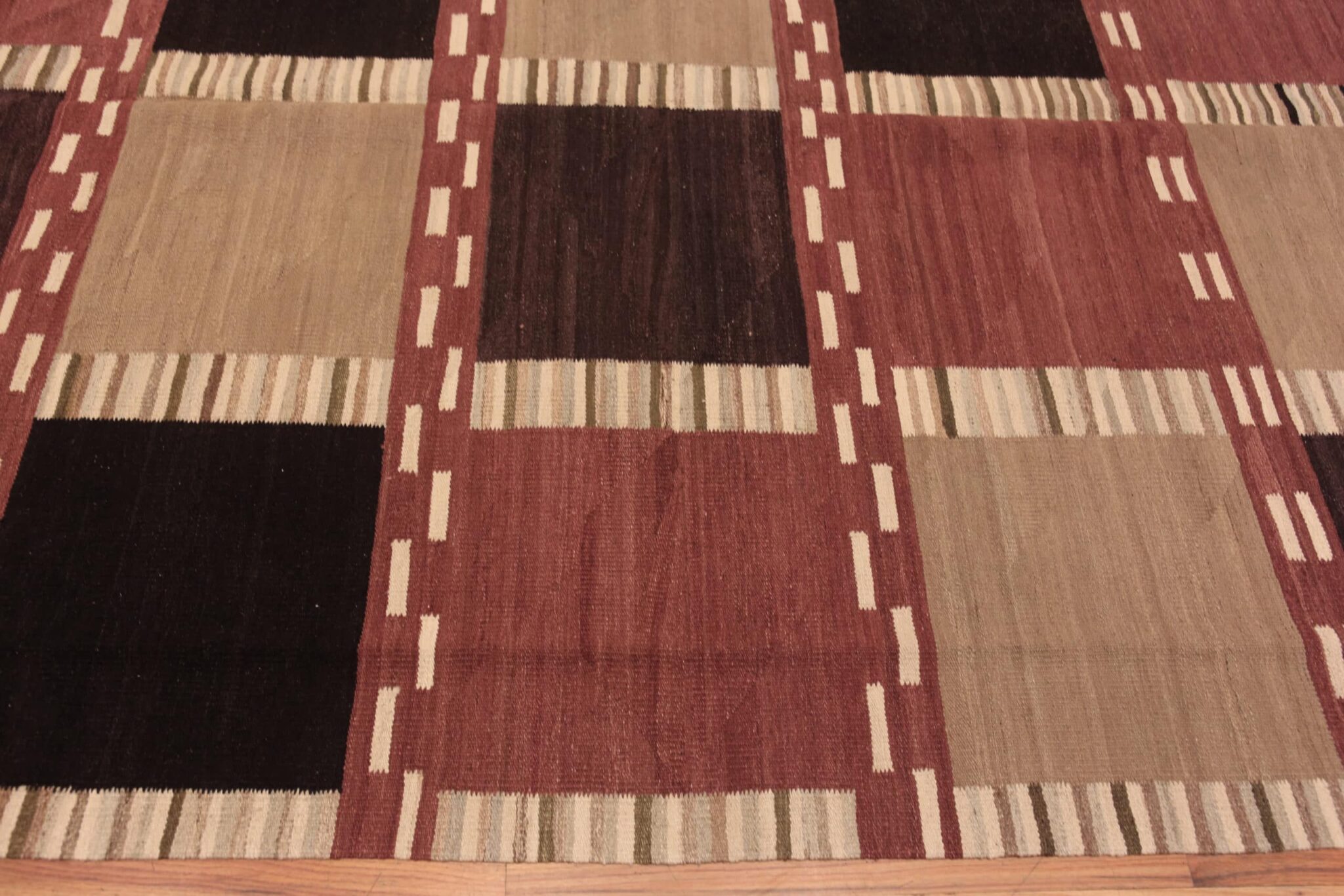 Rustic Modern Flatwoven MCM Swedish Kilim Rug 11657 Nazmiyal Rugs