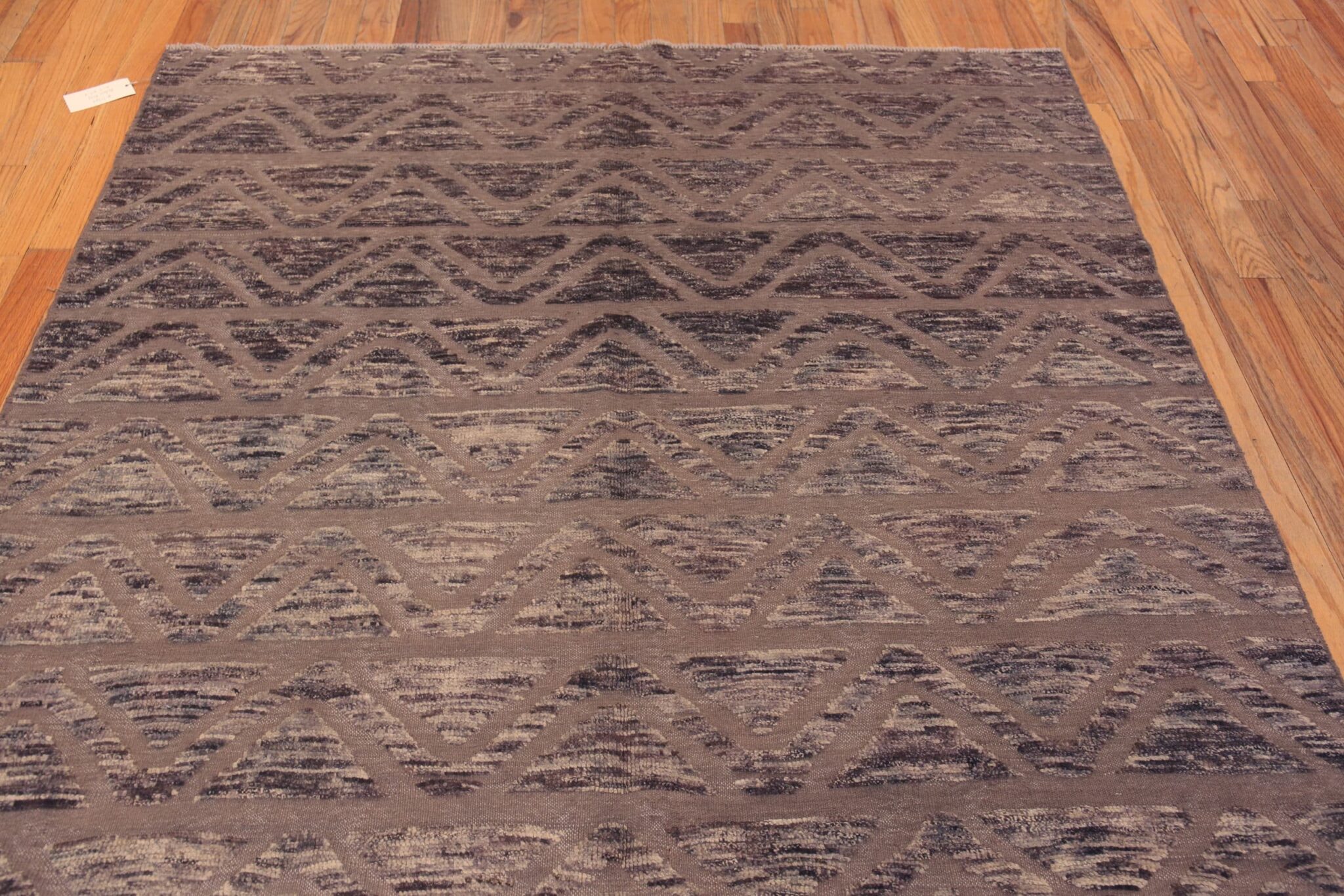 Silver Grey Geometric Chevron Deign Modern Rug 11267 Nazmiyal