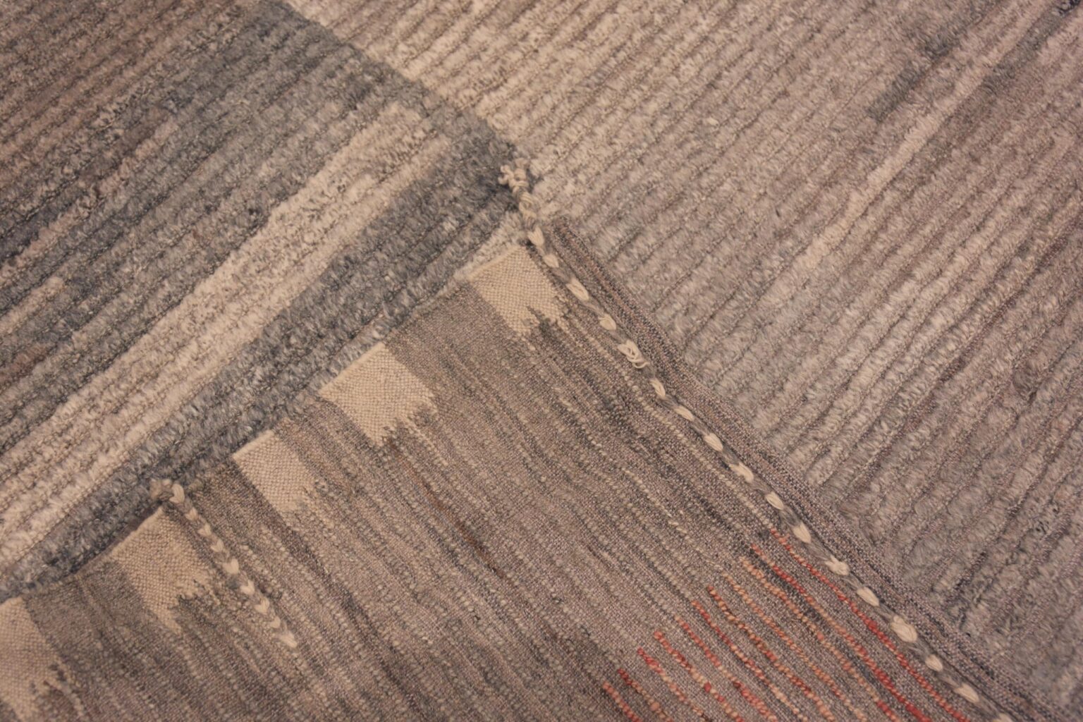 Gorgeous Modern Handmade Wool Abstract Area Rug 11653