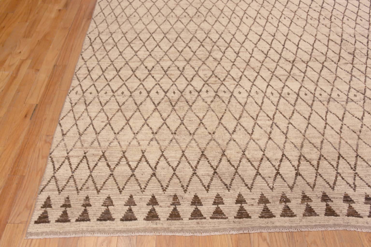 Ivory & Brown Diamond Grid Design Modern Rug 11423 Nazmiyal