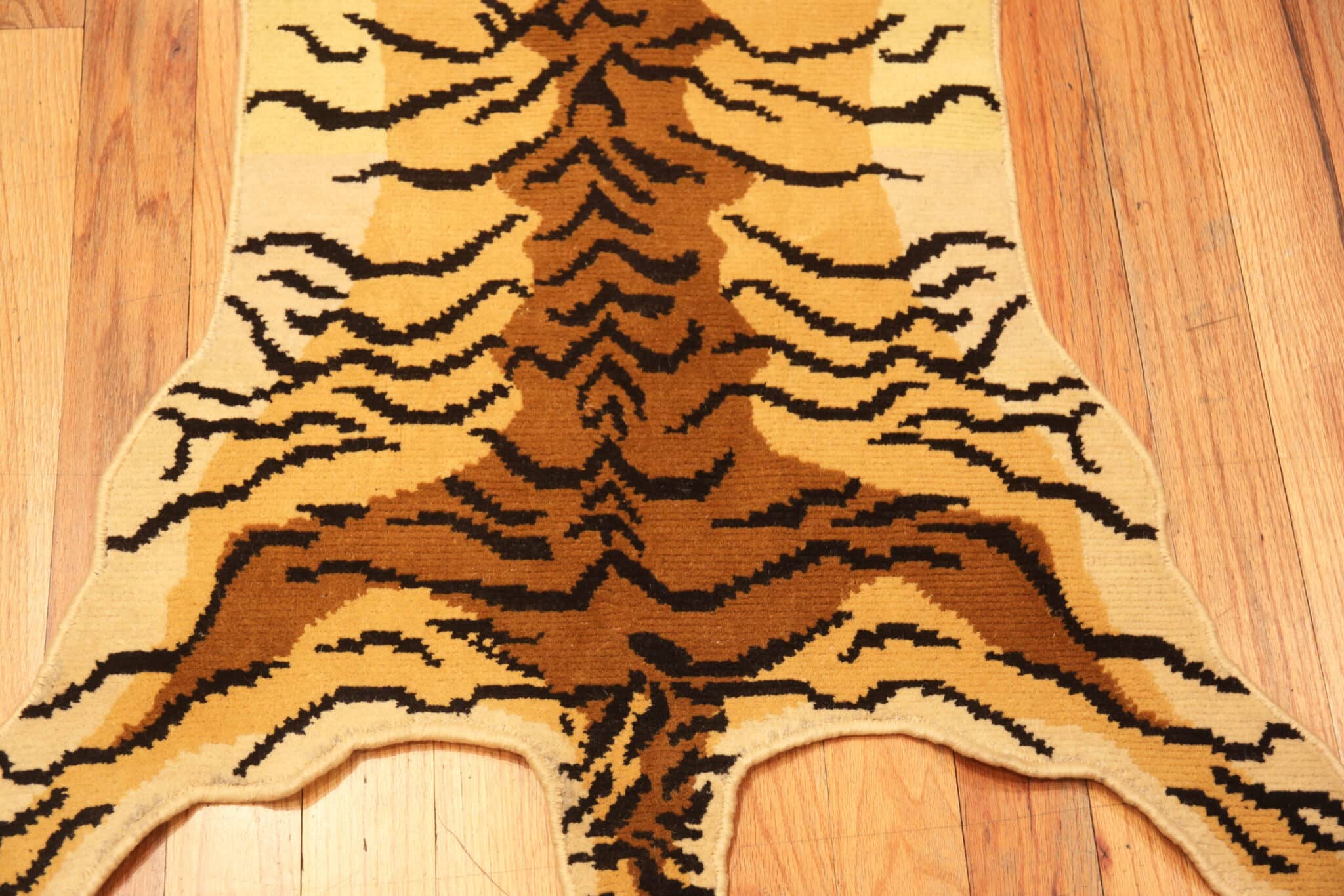 Beautiful Vintage Tiger Animal Pelt Design Rug 72896 Nazmiyal