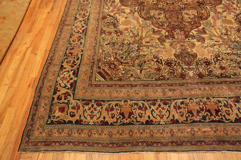 Aboul Ghasem Kermani Antique Persian Kerman Rug 71874